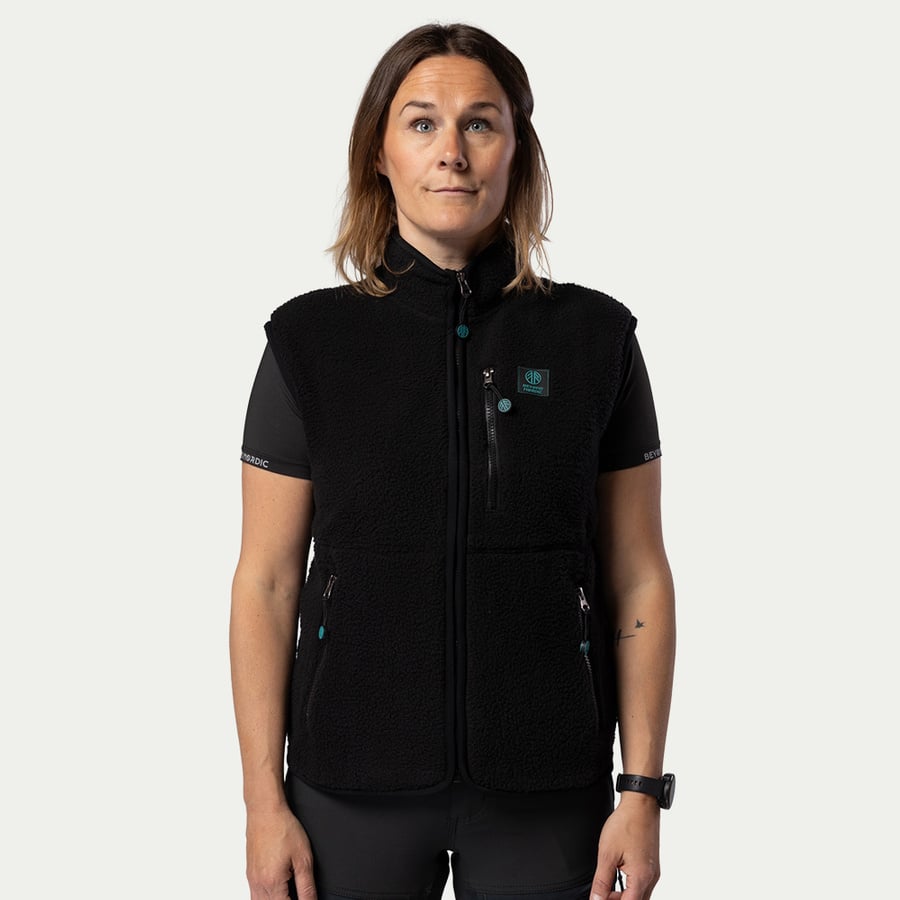 BN309 Retro Pile Vest Women's Black – Soft Fluffy Warmth - Beyond Nordic